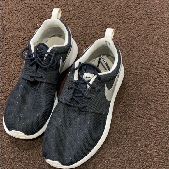 Nike | Shoes | Girls Nike Roche | Poshmark